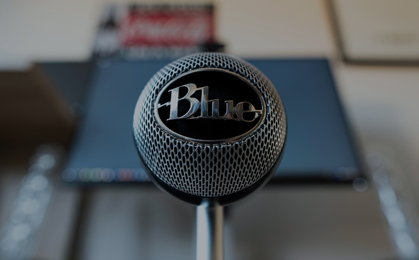 Podcast Name Generator: Turn Ideas into Podcast Gold (2024)